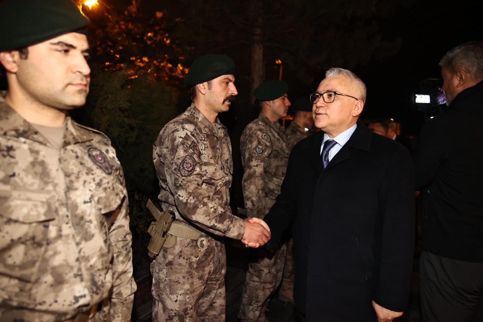 Sivas Valisi Yılmaz dan Özel Harekat Şube Müdürlüğüne Ziyaret – Radyo BORA